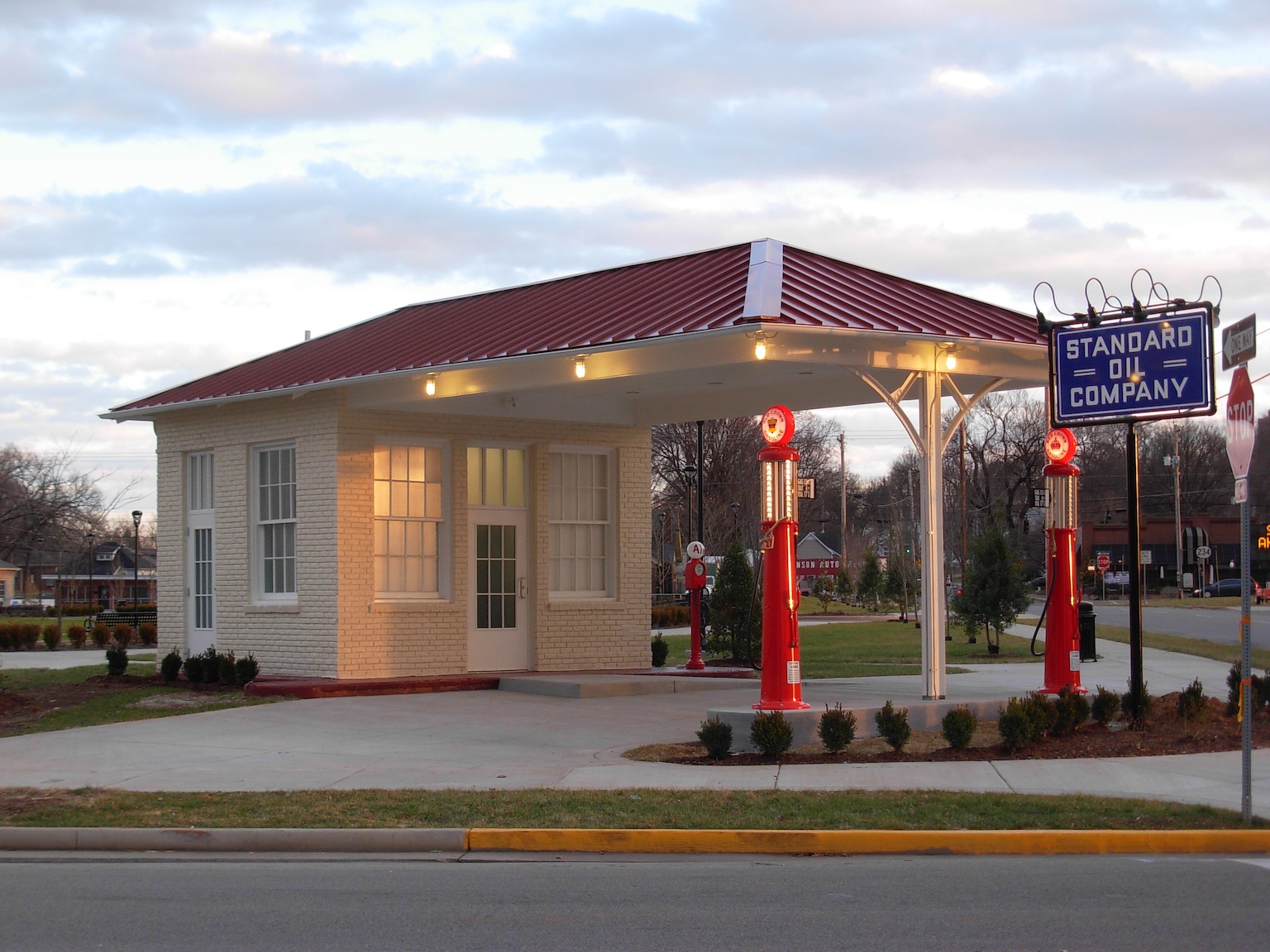 Standard Oil Company Station, 1921 – SoKy Film Commission